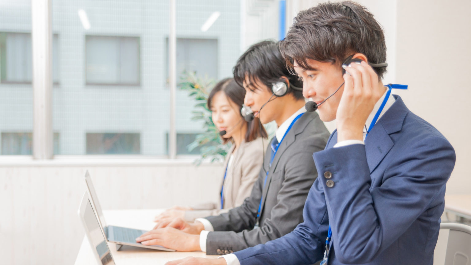 電話対応は繁忙期ほど差が出る！品質を守るために見直すべき視点 - ボンズコミュニケーション