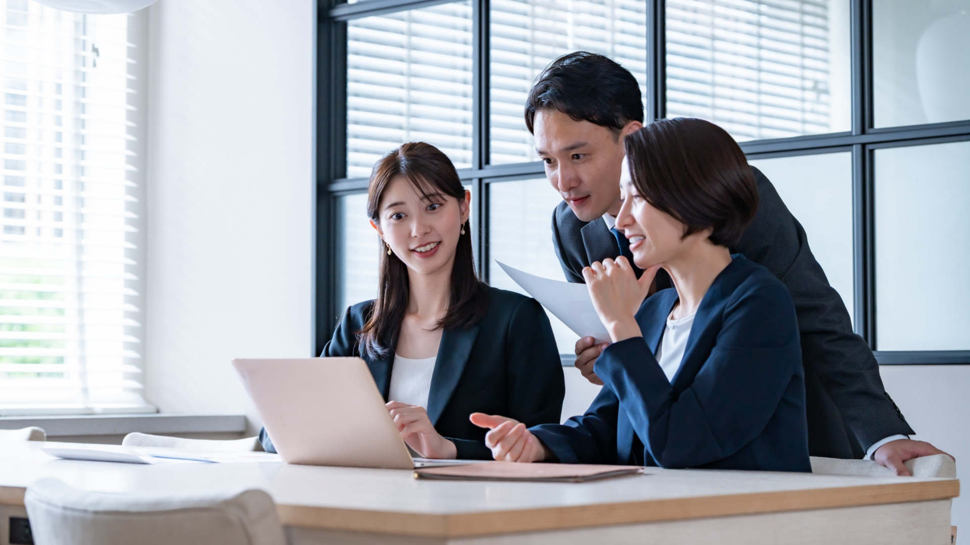 電話対応は繁忙期ほど差が出る！品質を守るために見直すべき視点 - ボンズコミュニケーション